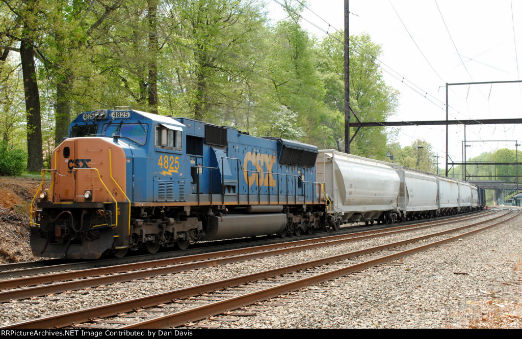One unit wonder CSX SD70AC 4825 on Q300-21